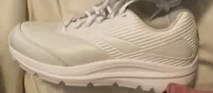 8 Best Shoes for Degenerative Disc Disease in 2026 | WearDuke
